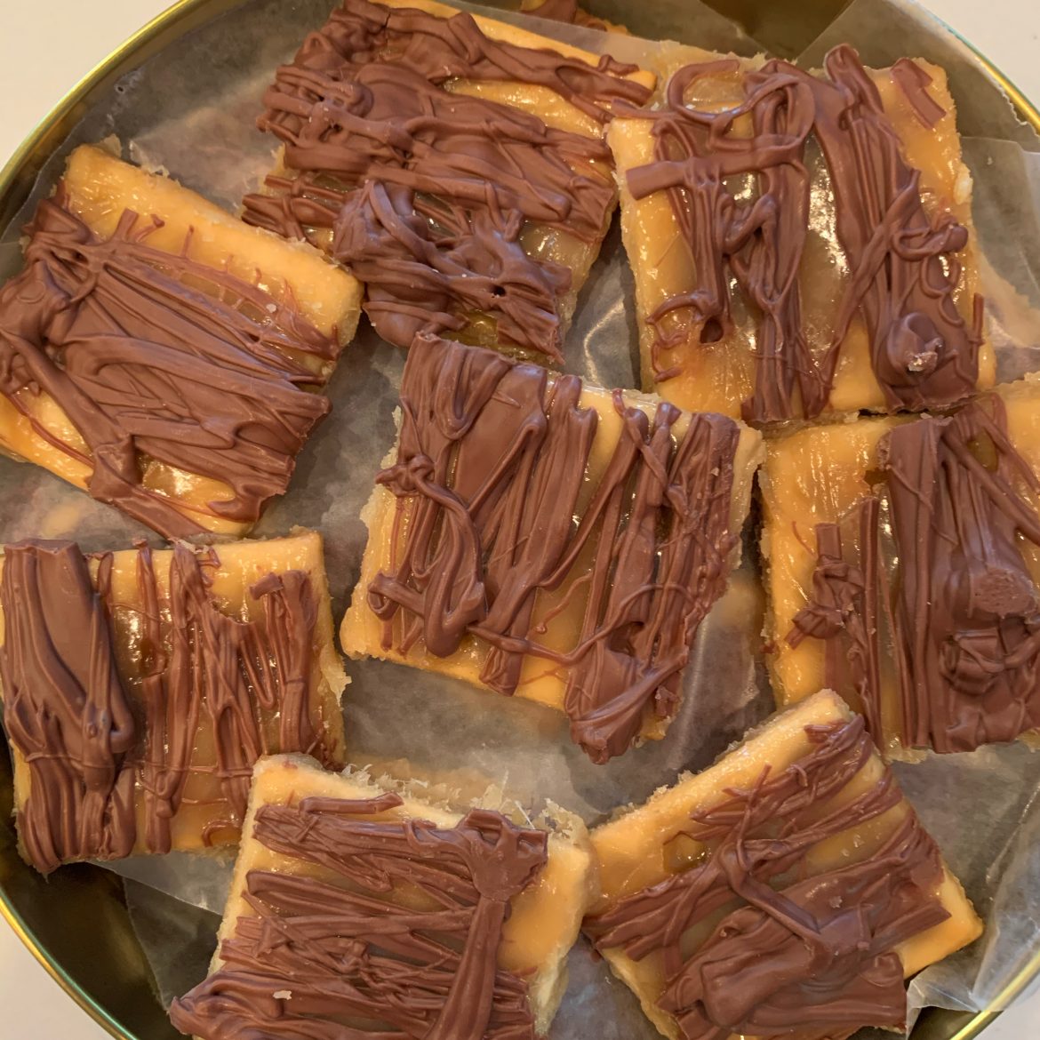 Chocolate Bark Crockpot Girl chocolate-bark-crockpot-girl